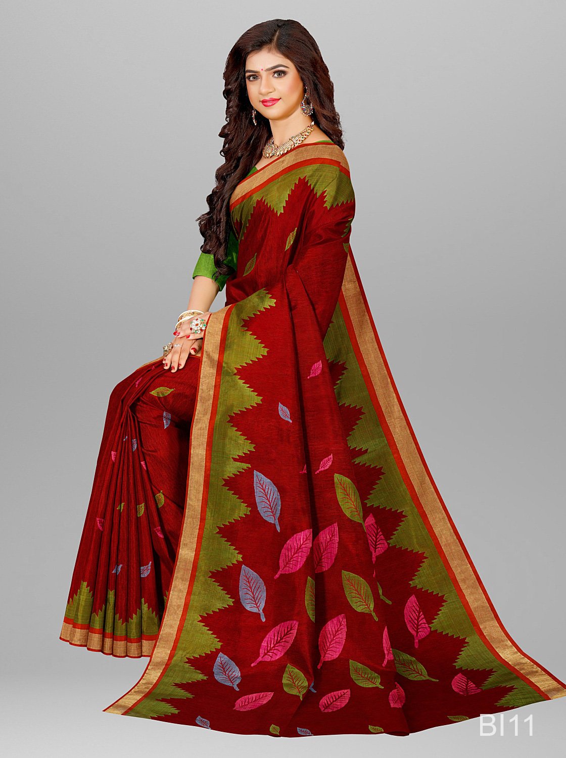 লাল সুতি শাড়ি