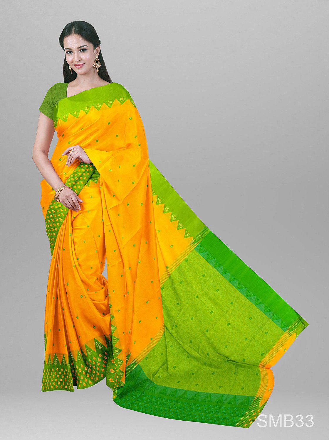 কমলা এবং সবুজ সুতি শাড়ি